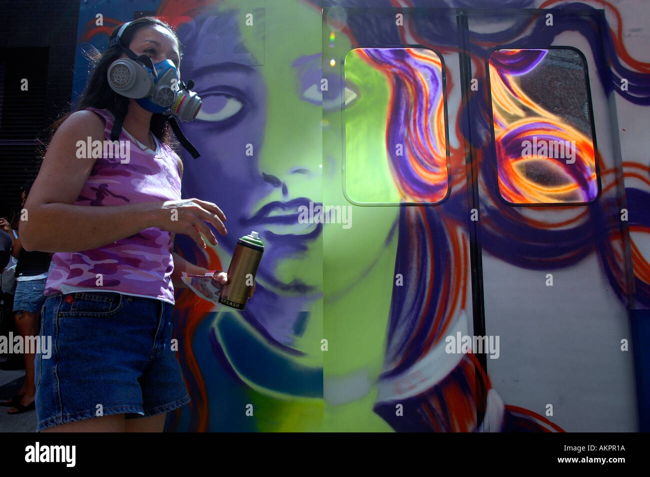 Graffiti artists gather in Chelsea for the first ever Graffiti Block ...