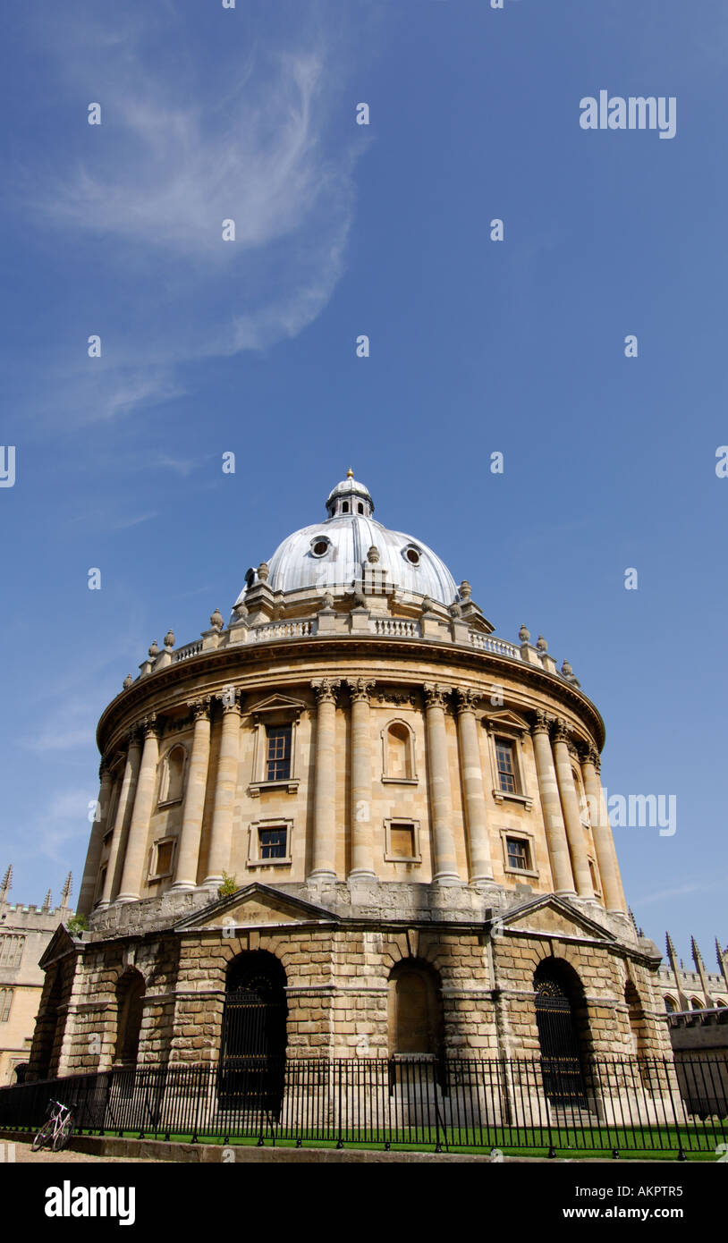 The Radcliffe Camera and Radcliffe Square, Oxford Stock Photo - Alamy