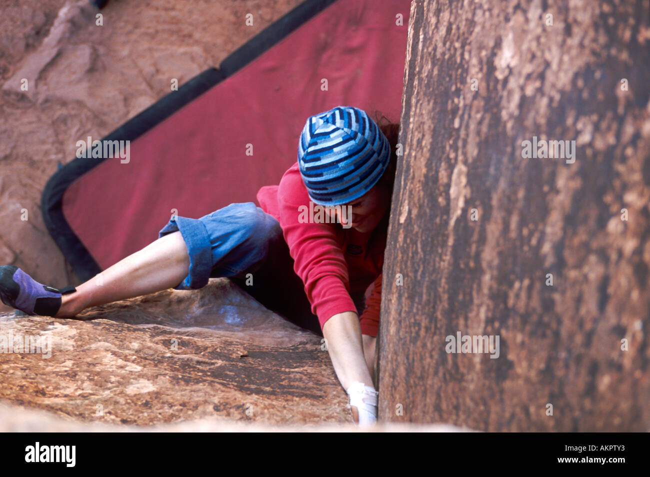 Zoe Hart bouldering at the Crack House, Moab, Utah Stock Photo - Alamy