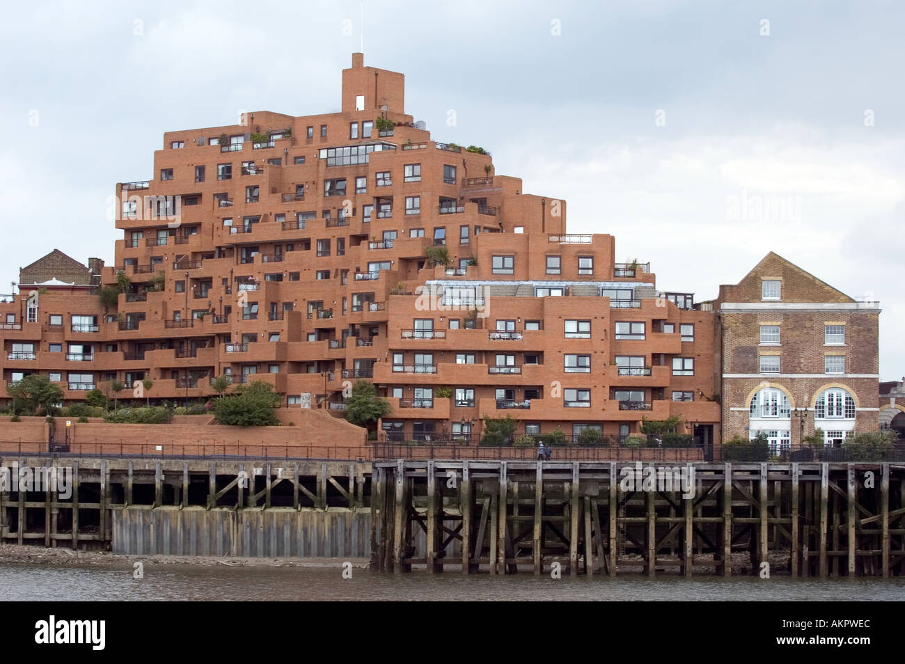 Thameside history hi-res stock photography and images - Alamy