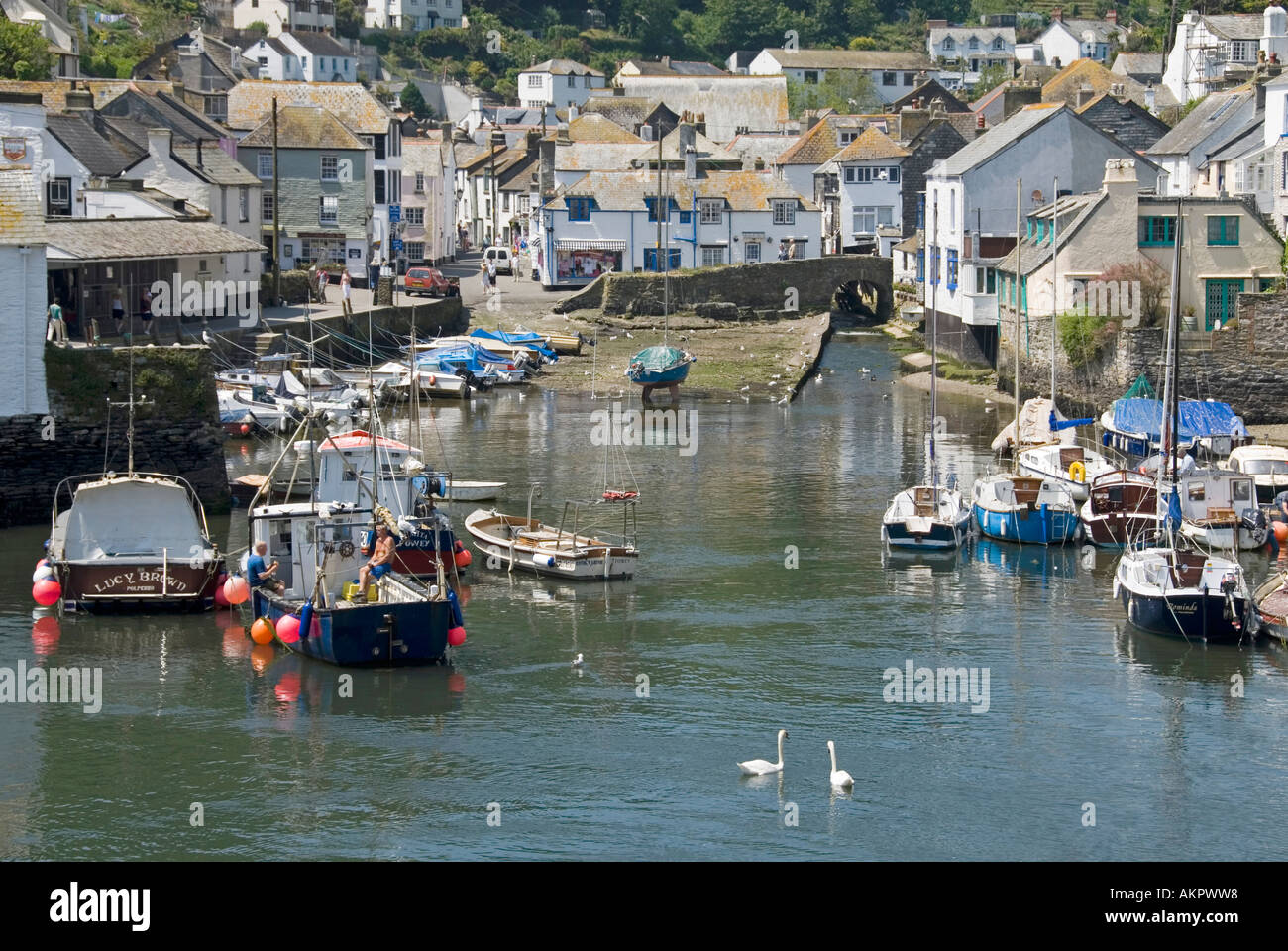 Cornish fishing village scene hi-res stock photography and images - Alamy