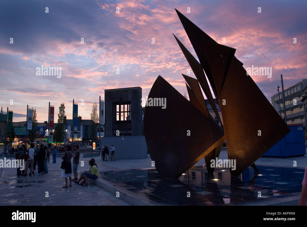 Galway sculpture eyre square galway hi-res stock photography and images ...