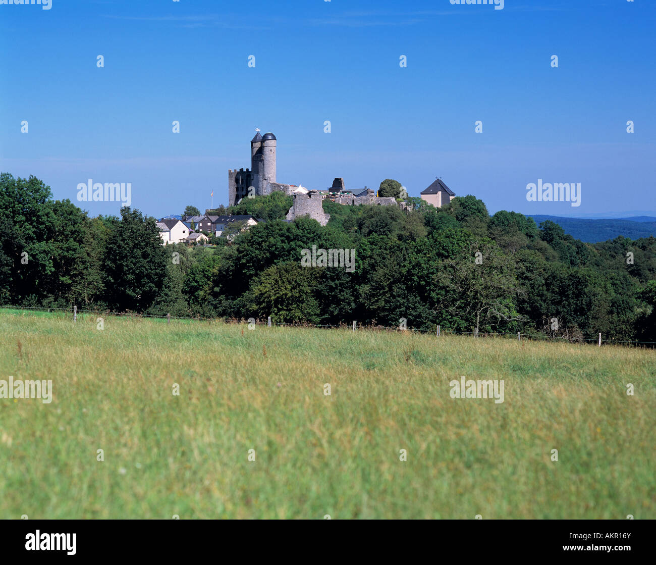 Burg Greifenstein, Deutsches Glockenmuseum, Greifenstein (Hessen ...