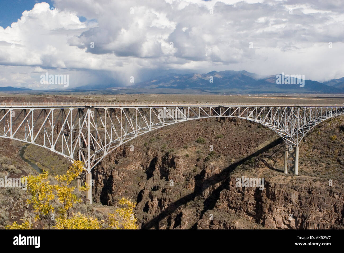Bridge Over the Rio Grande Stock Photo - Alamy