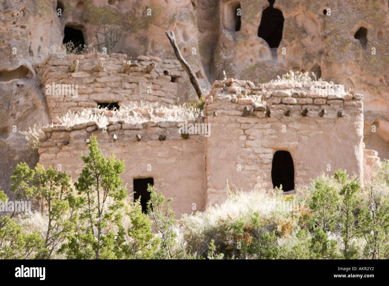 Cliff dwelling native americans hi-res stock photography and images - Alamy