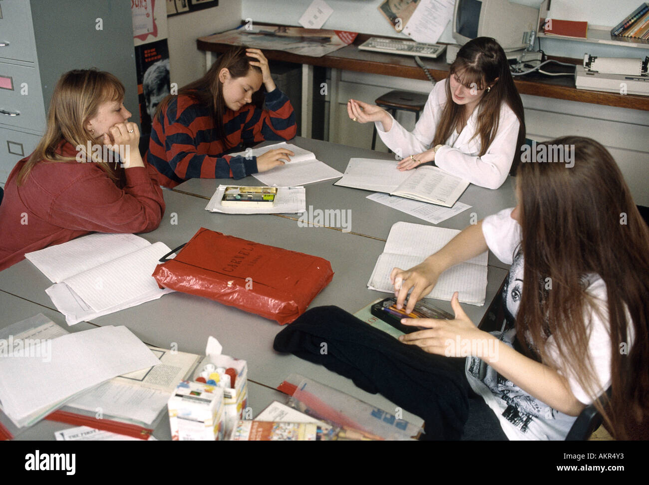 Secondary school classroom hi-res stock photography and images - Alamy