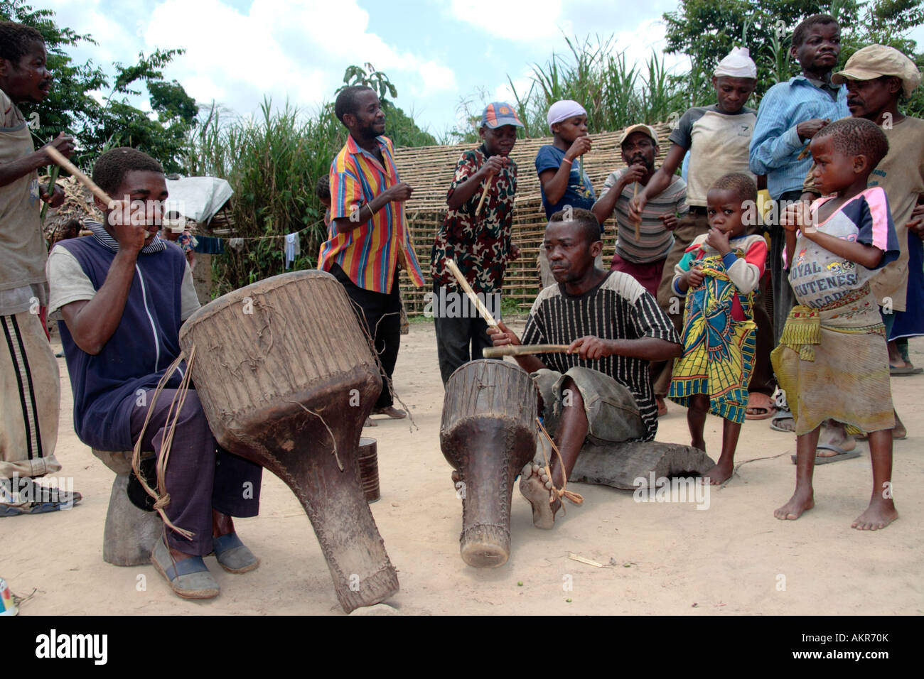 Mbuti hi-res stock photography and images - Alamy