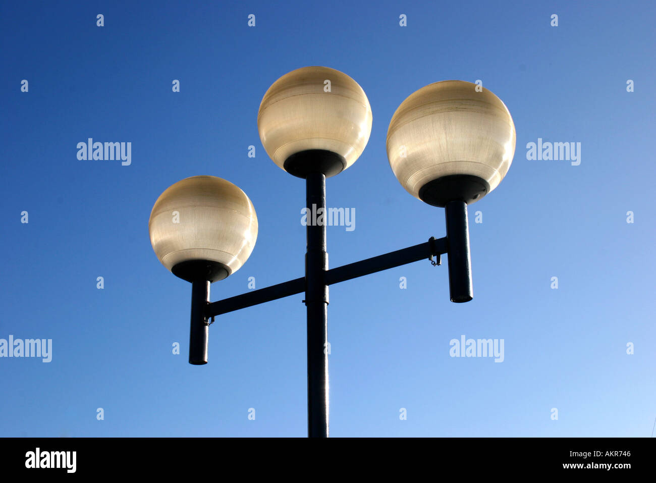 Triple streetlight hi-res stock photography and images - Alamy