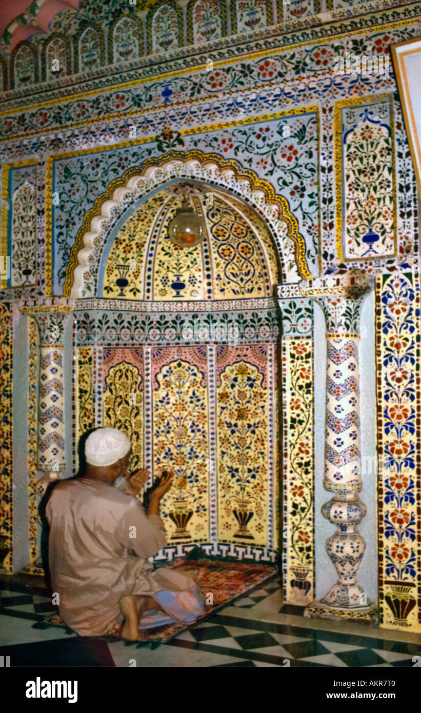 Bangladesh Mosque Man Praying Stock Photo - Alamy