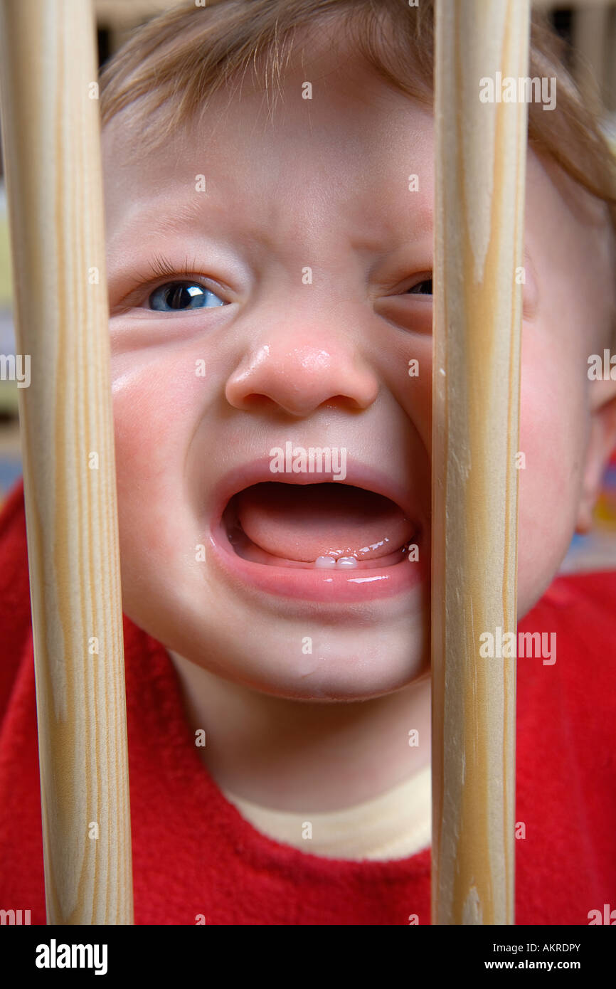 Baby screaming bar hi-res stock photography and images - Alamy