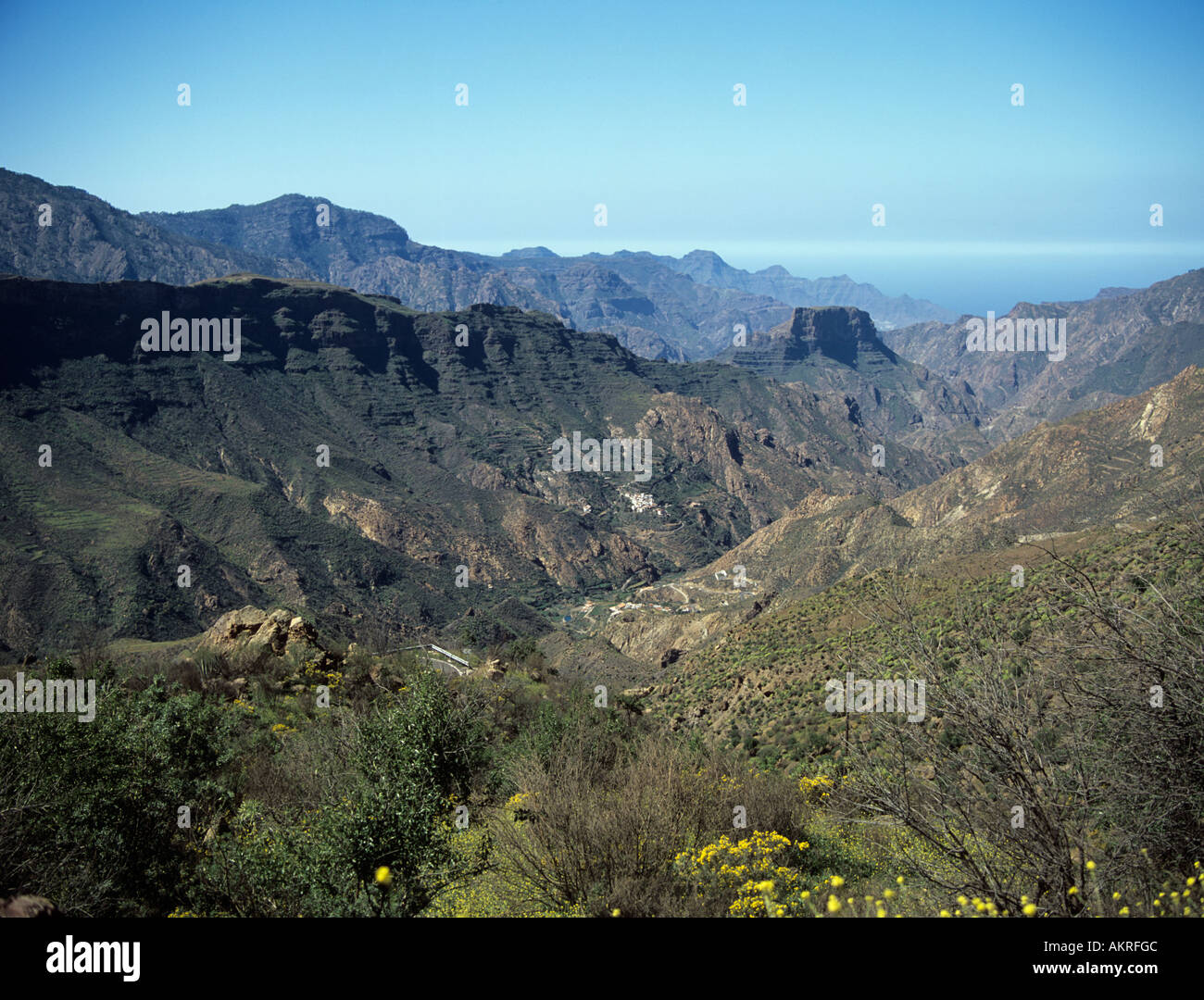EL ROQUE GRAN CANARIA April Looking across from Roque Mulato to Roque ...