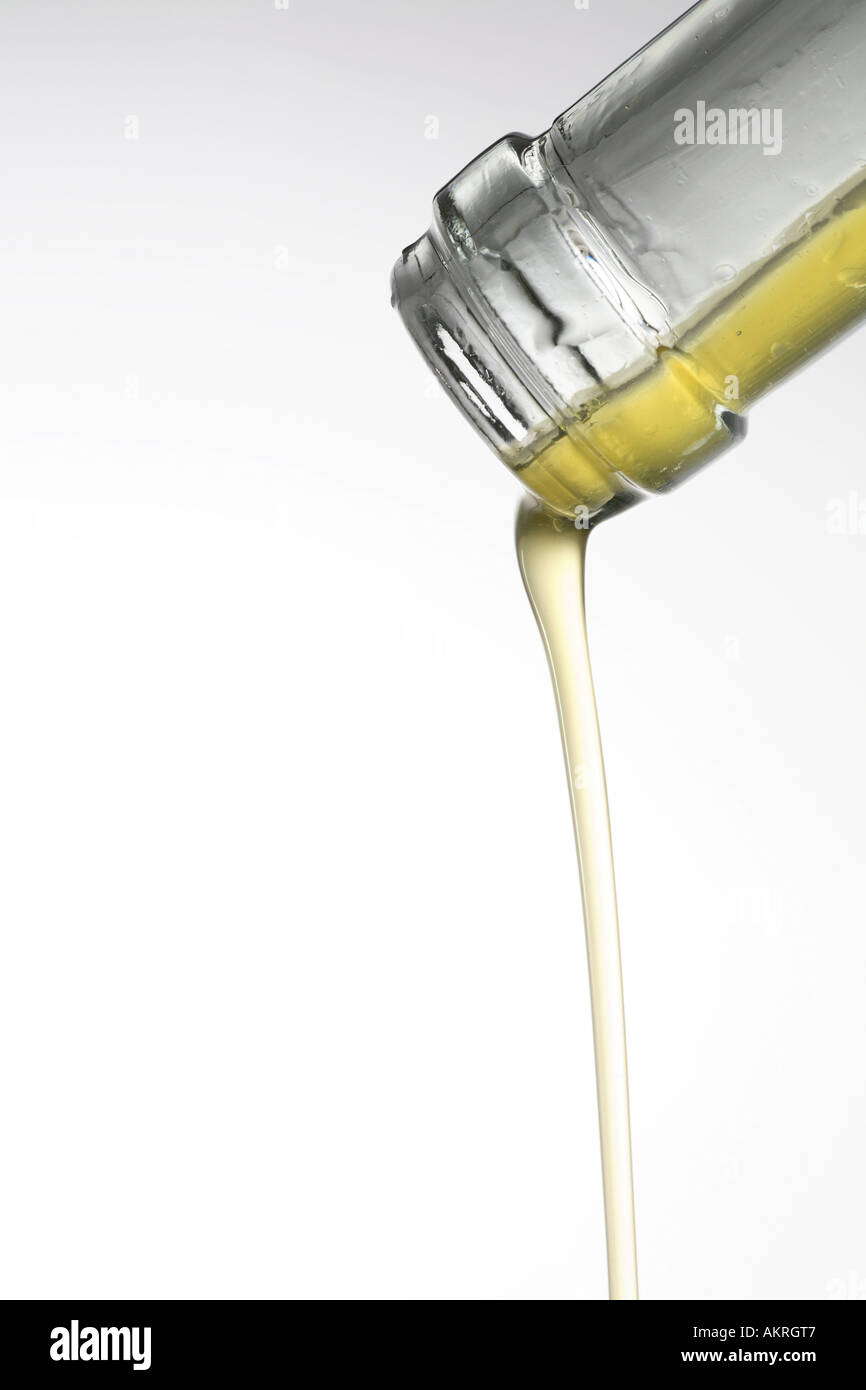 Olive oil pour Stock Photo - Alamy