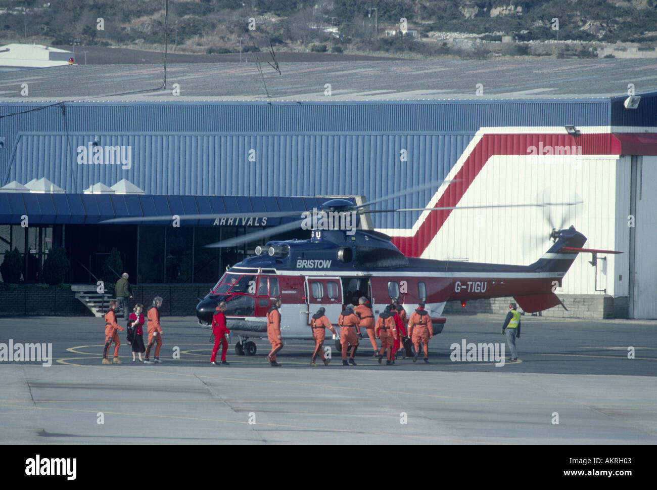 Puma helicopter oil rig hi-res stock photography and images - Alamy