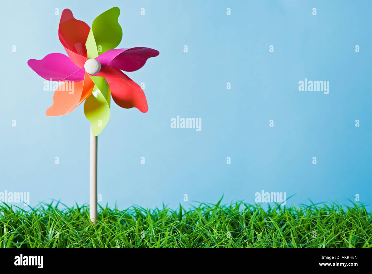 Pinwheel on green grass hi-res stock photography and images - Alamy