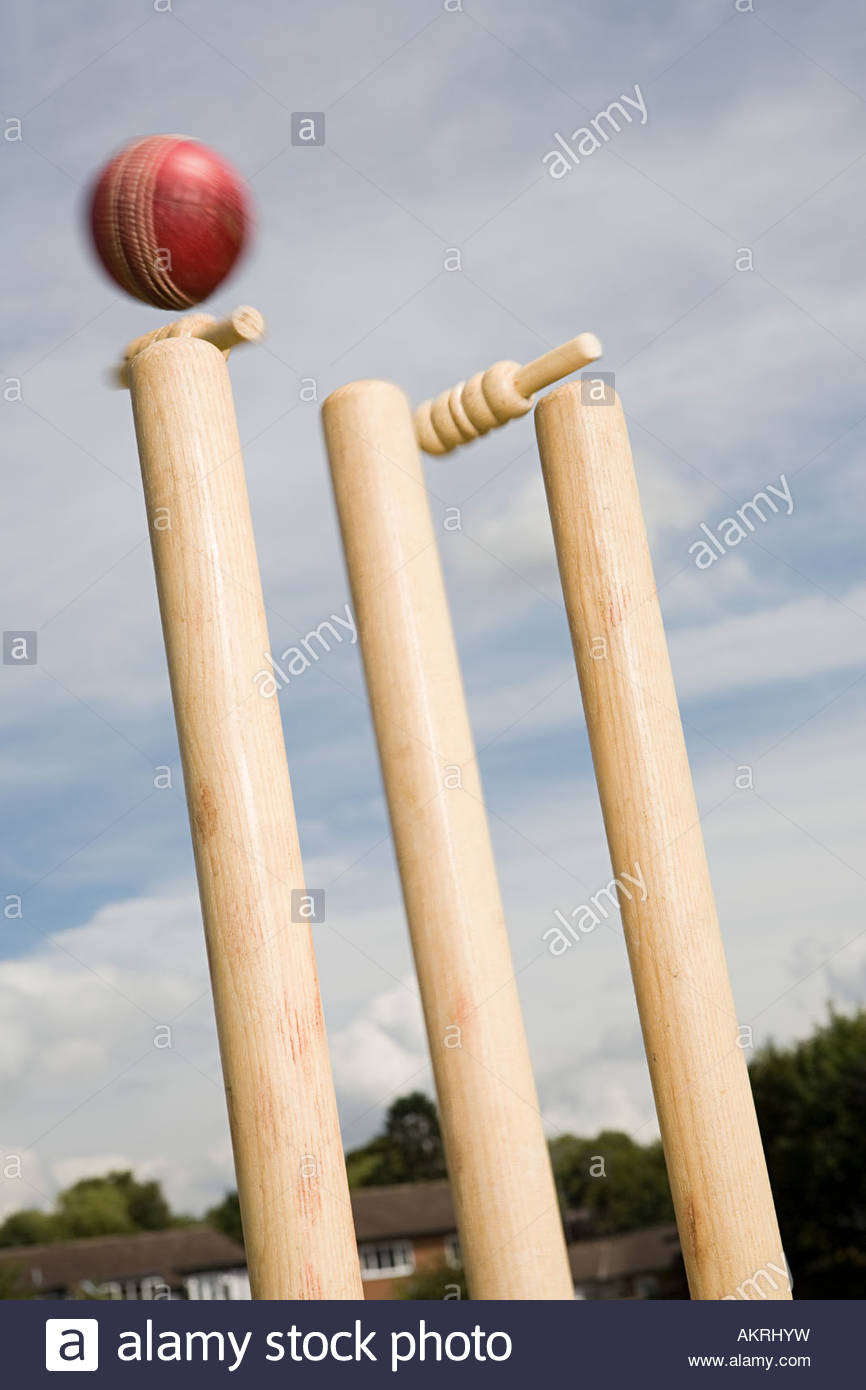 Cricket Ball Stumps Stock Photos & Cricket Ball Stumps Stock Images - Alamy