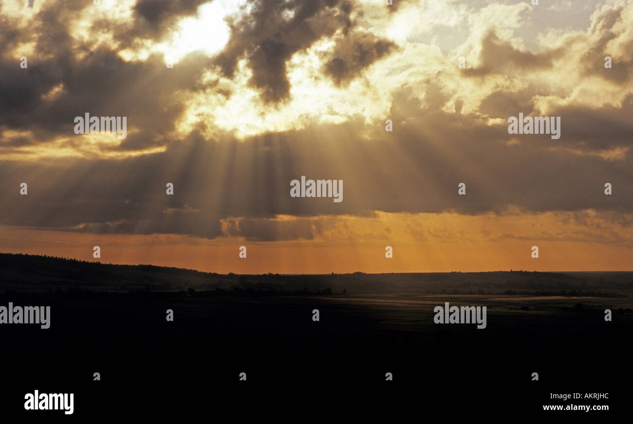 God rays hi-res stock photography and images - Alamy
