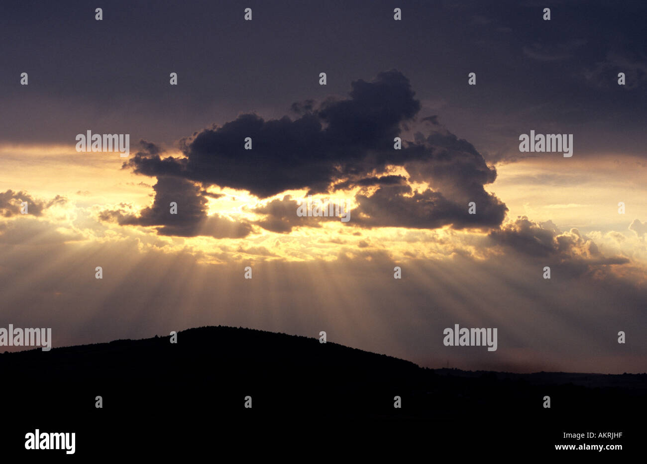 God rays hi-res stock photography and images - Alamy