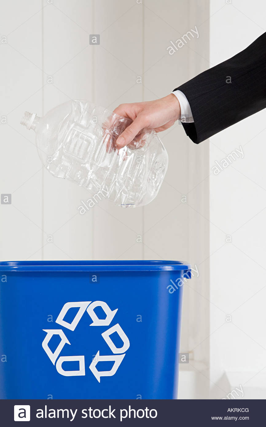 Green Recycle Bin Stock Photos & Green Recycle Bin Stock Images - Alamy