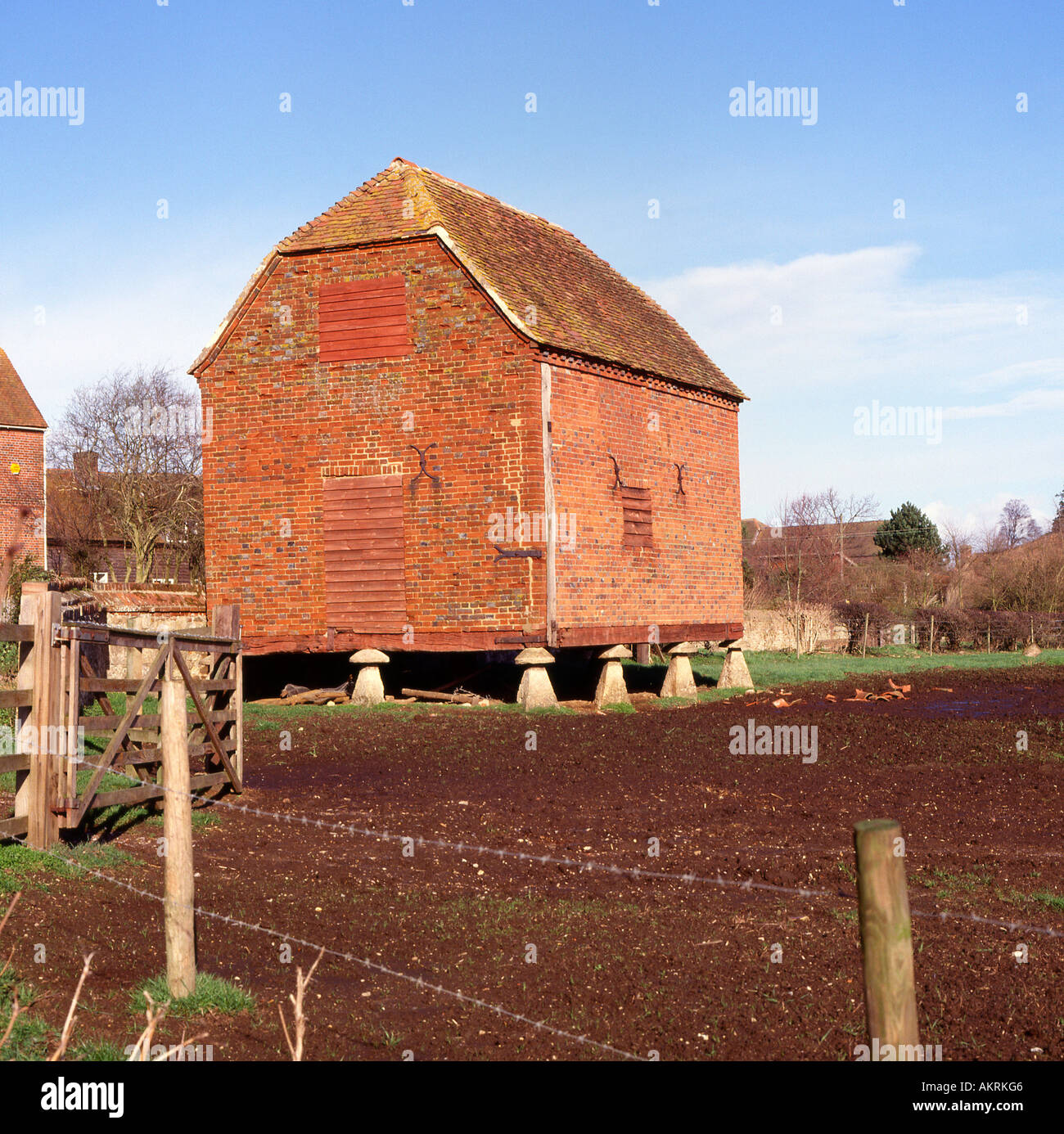 Old barn on vermin proof stilts at Clifton Hampden in Oxfordshire ...