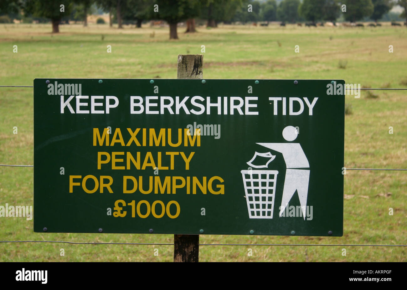 Keep Berkshire tidy sign near Maidenhead United Kingdom Stock Photo - Alamy