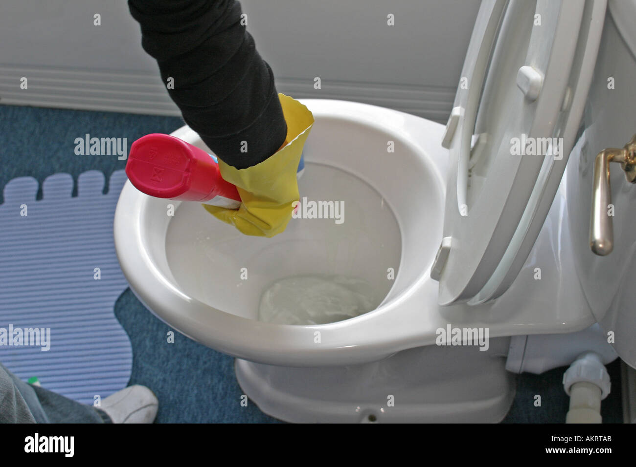 Sparkling clean toilet hi-res stock photography and images - Alamy