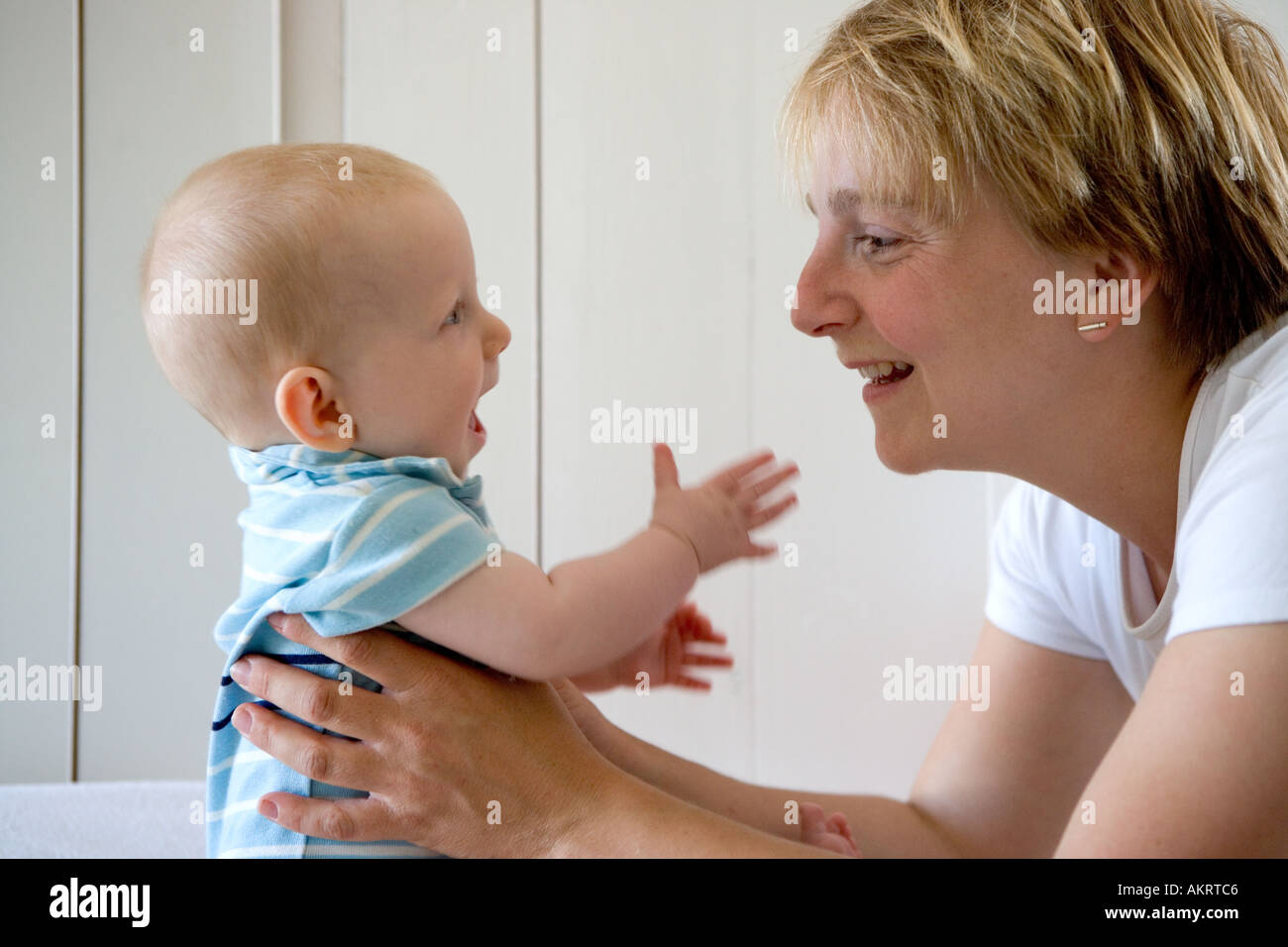 Parent communicate hi-res stock photography and images - Alamy