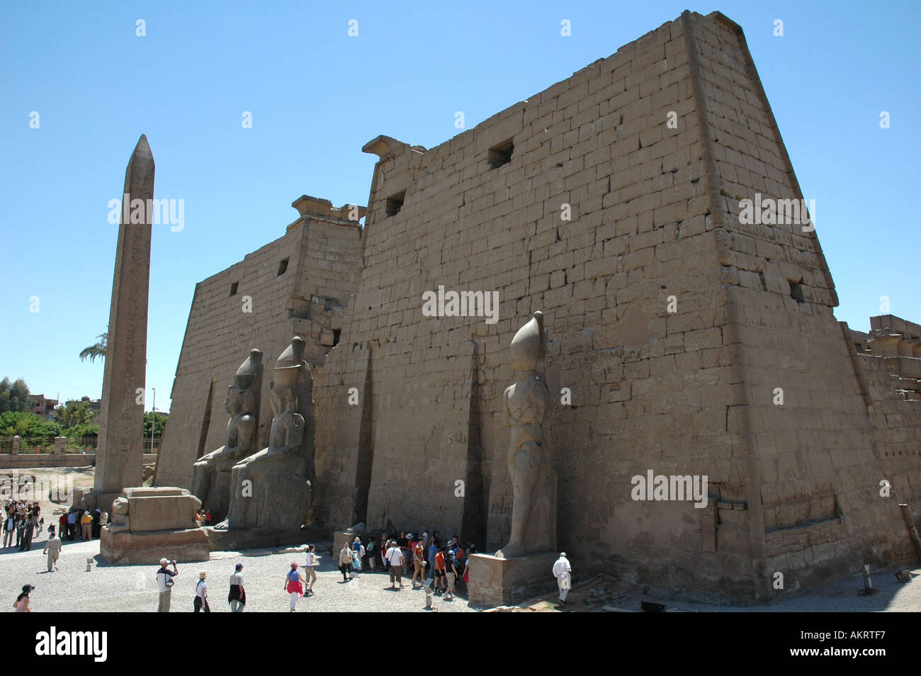 Statue of horus at first pylon hi-res stock photography and images - Alamy