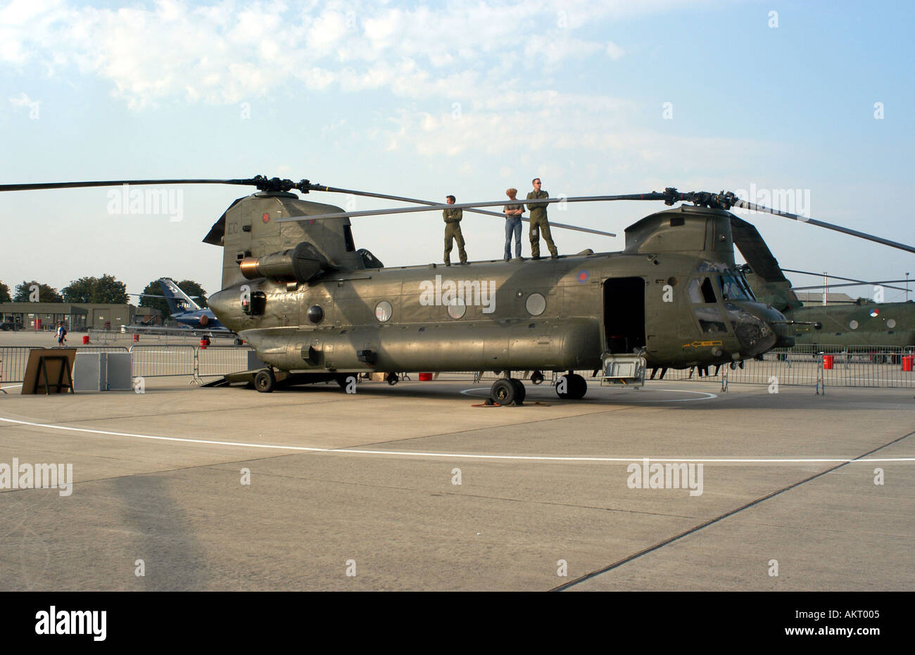 RAF Chinook heavy lift helicopter Stock Photo - Alamy