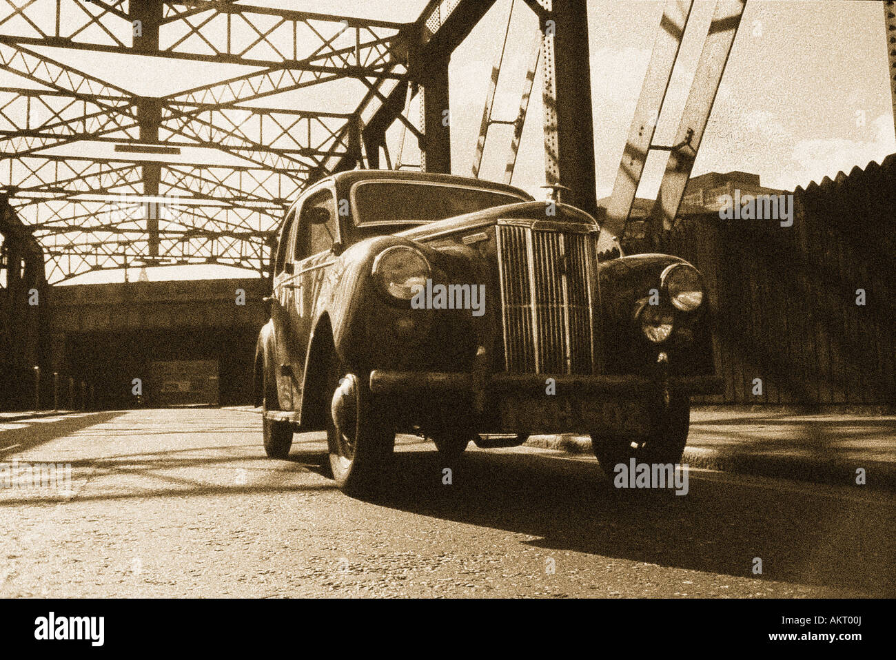 Old bridge car wreck hi-res stock photography and images - Alamy