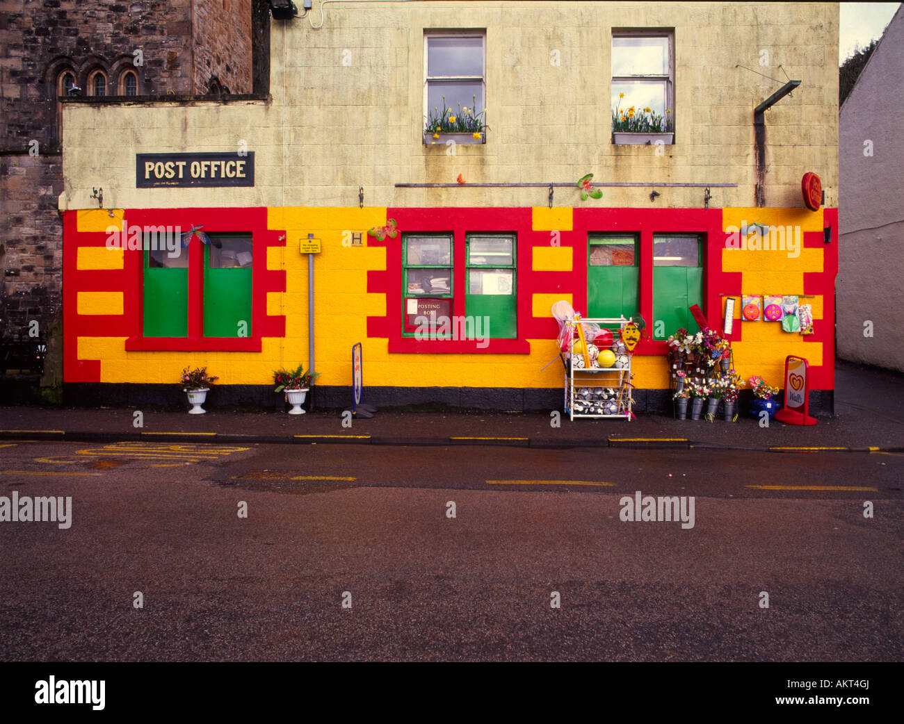 Brightly painted Post Office, Tobermory, Isle of Mull, Scotland Stock ...