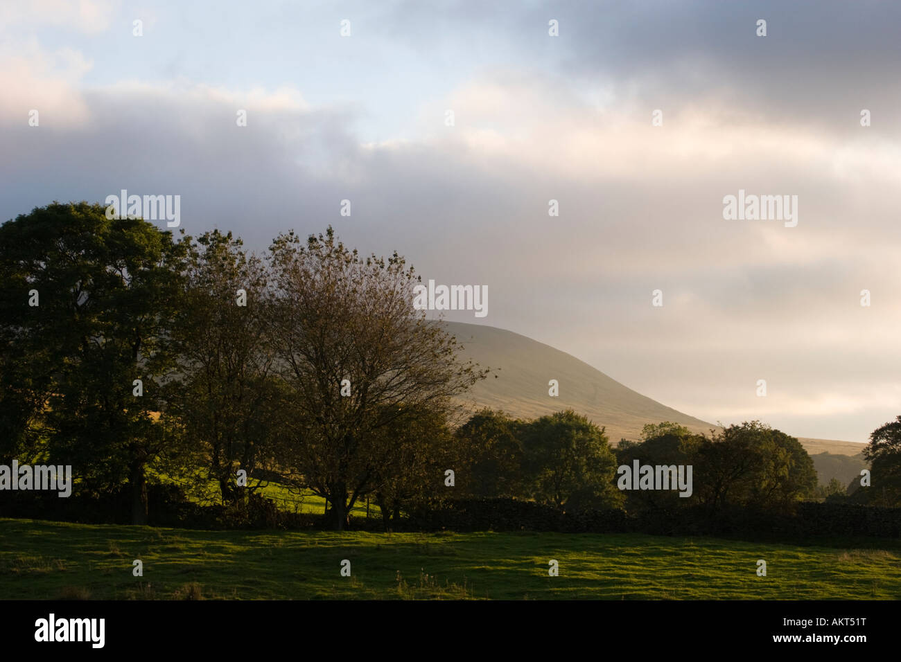 Pendle hill witch hi-res stock photography and images - Alamy