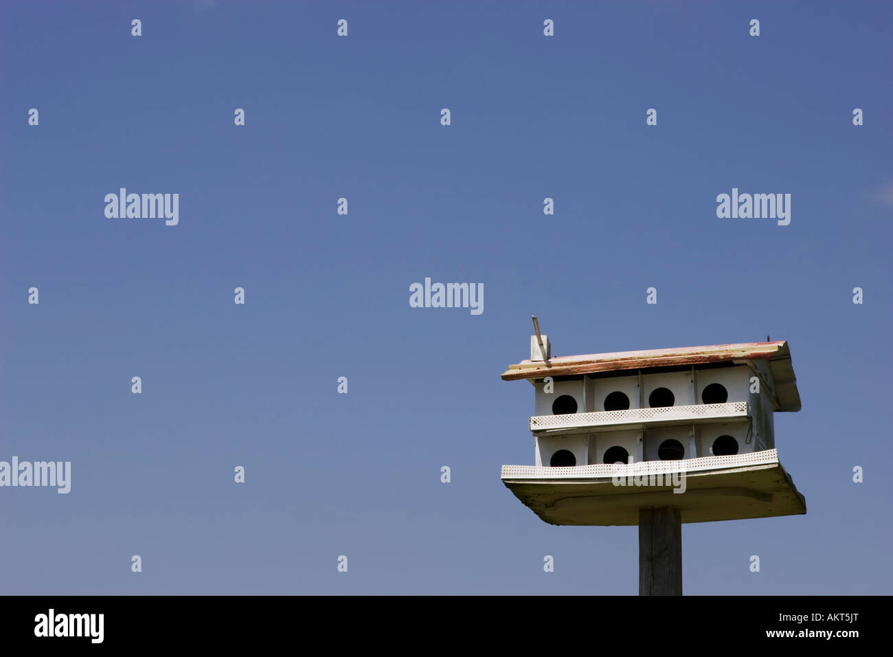 Multi unit residential apartment hi-res stock photography and images ...