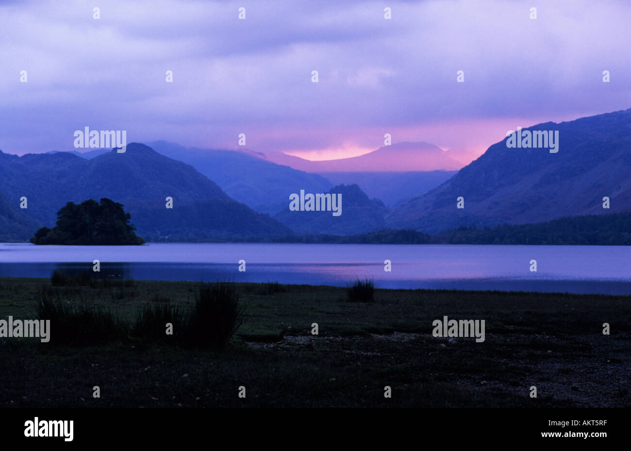Derwent Water sunset, Keswick, Cumbria, England, UK Stock Photo - Alamy