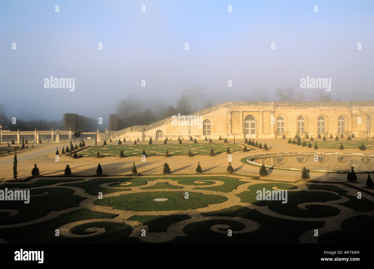 Jules hardouin mansart architect hi-res stock photography and images ...