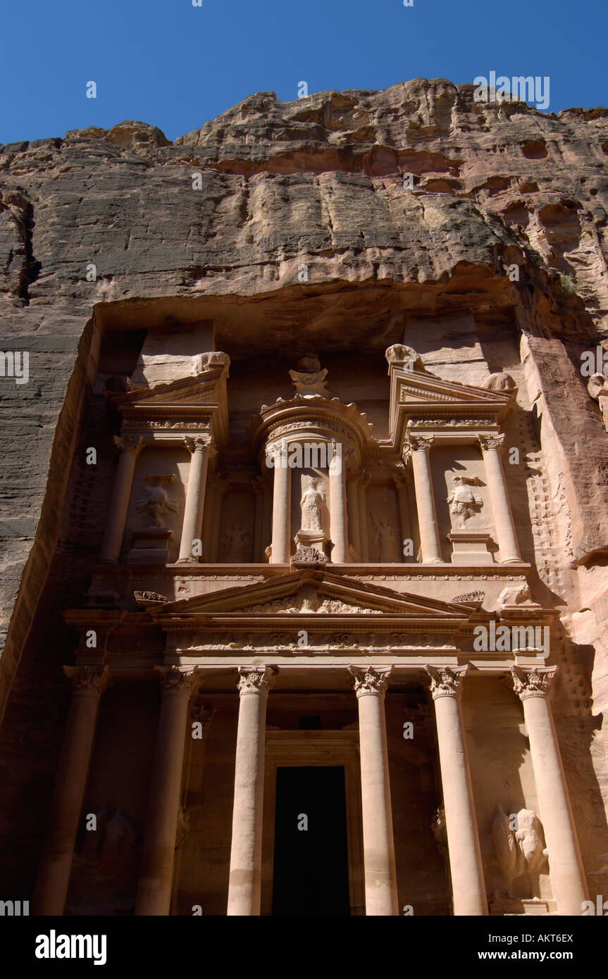 Jordan, Petra, the Treasury building (Al Khazneh Stock Photo - Alamy