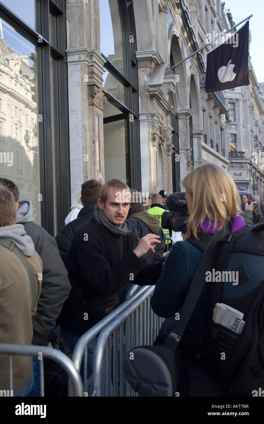 Crowd queuing interview camera media hi-res stock photography and ...