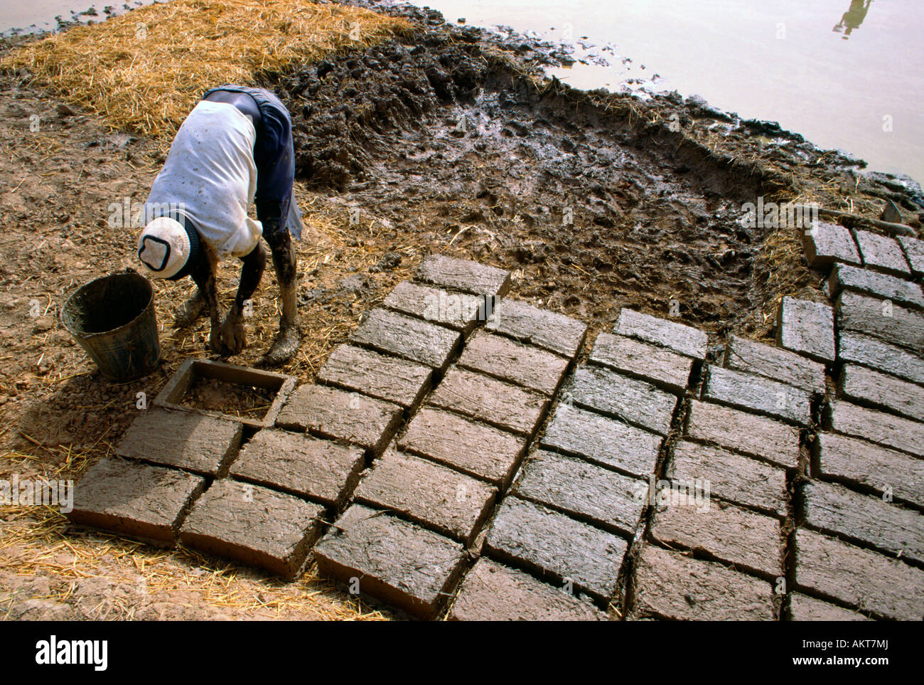 Straw clay bricks hi-res stock photography and images - Alamy