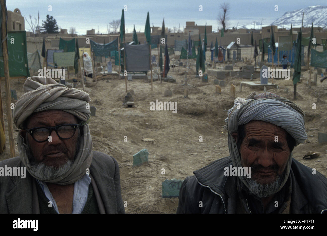 Kabul cemetery hi-res stock photography and images - Alamy