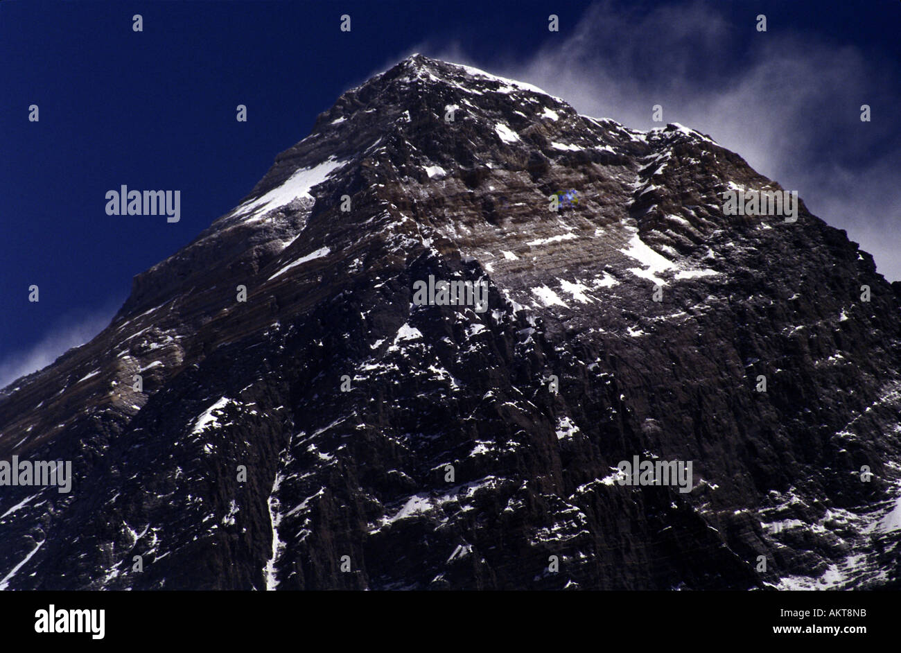 Death zone everest hi-res stock photography and images - Alamy