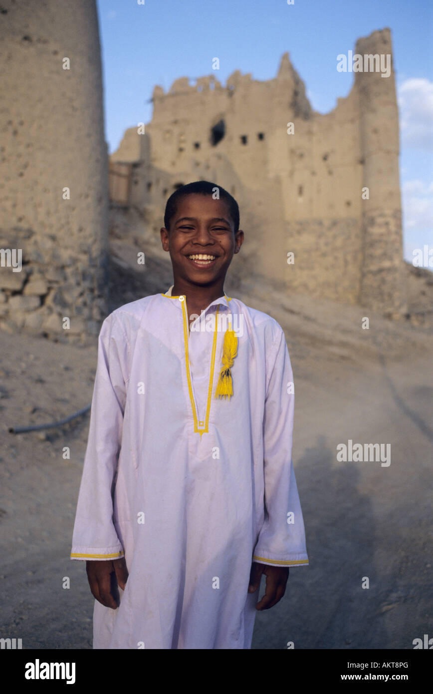 Middle east omani boys hi-res stock photography and images - Alamy