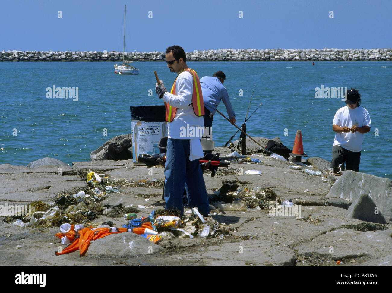 Trash clean up crew hi-res stock photography and images - Alamy