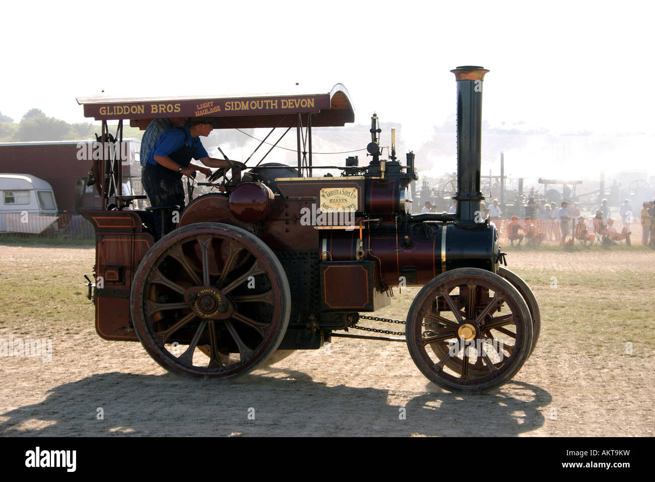 Steam engine and trailers hi-res stock photography and images - Alamy