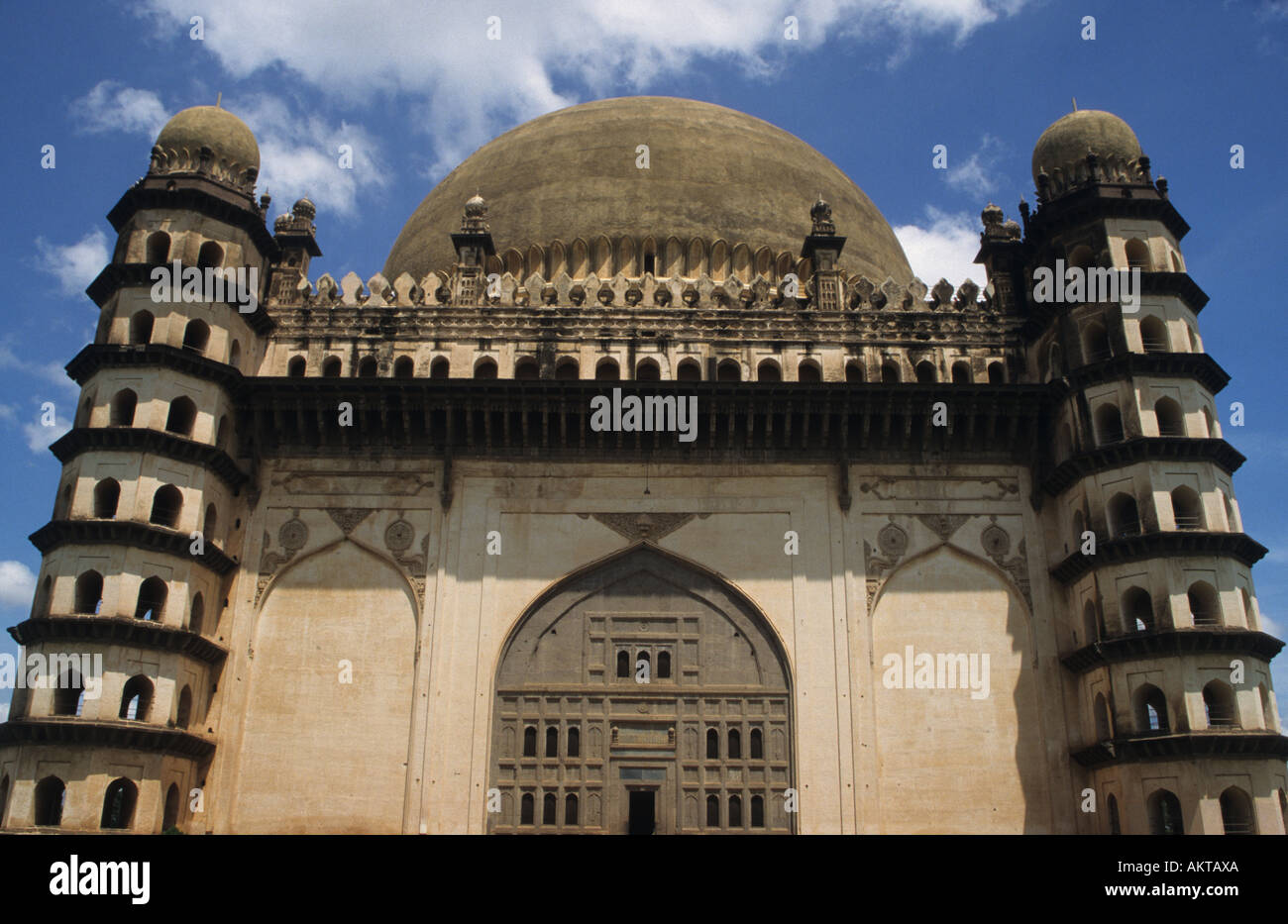 Gol Gumbaz, Mausoleum of Muhammad 'Adil Shah, Bijapur, Karnataka, India ...