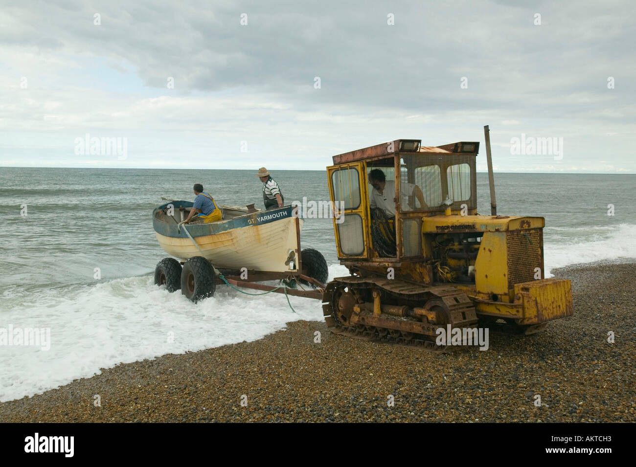 Beach launch trailer boat fishing hi-res stock photography and images ...