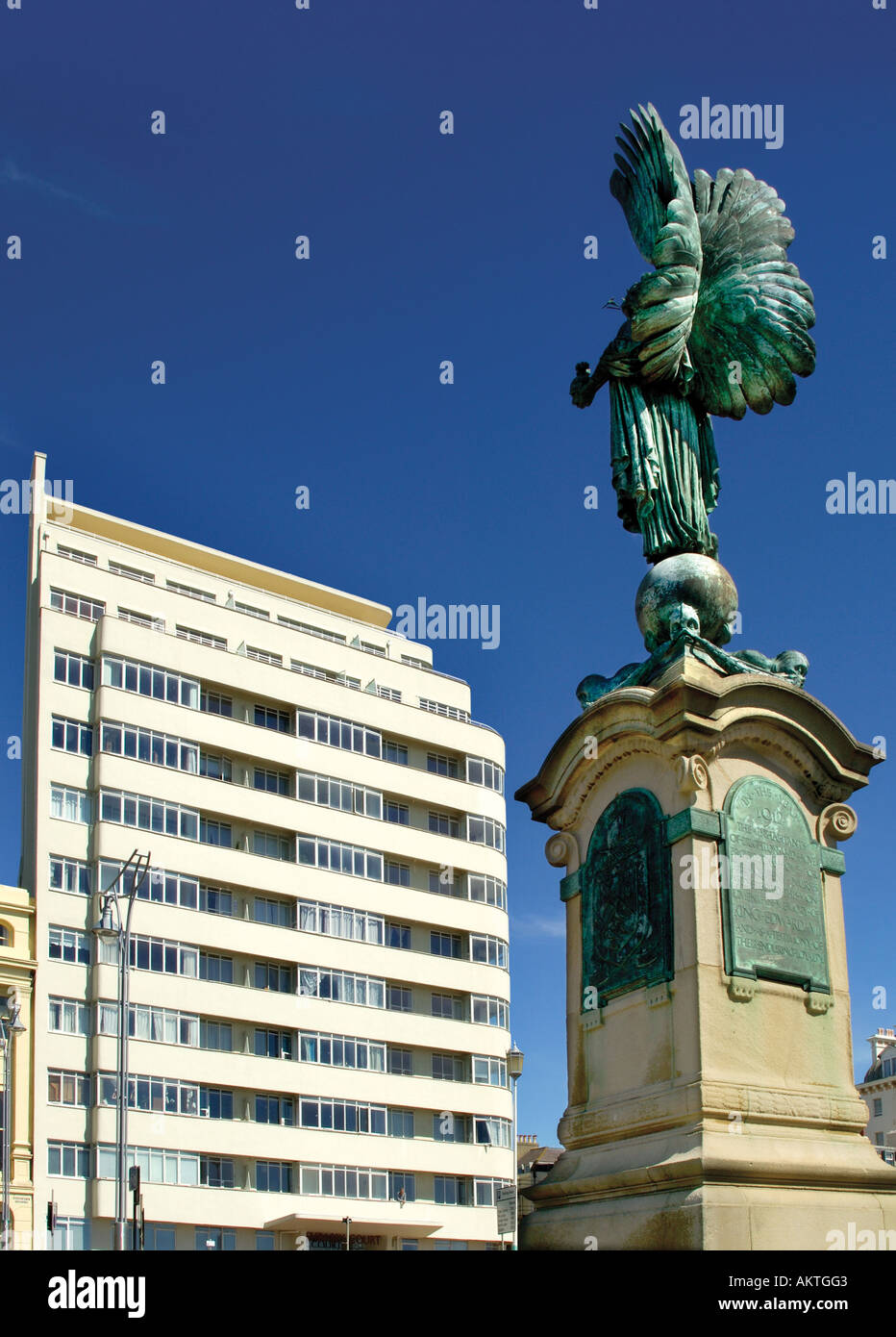 Embassy Court Brighton Hove sussex Peace Statue Stock Photo - Alamy
