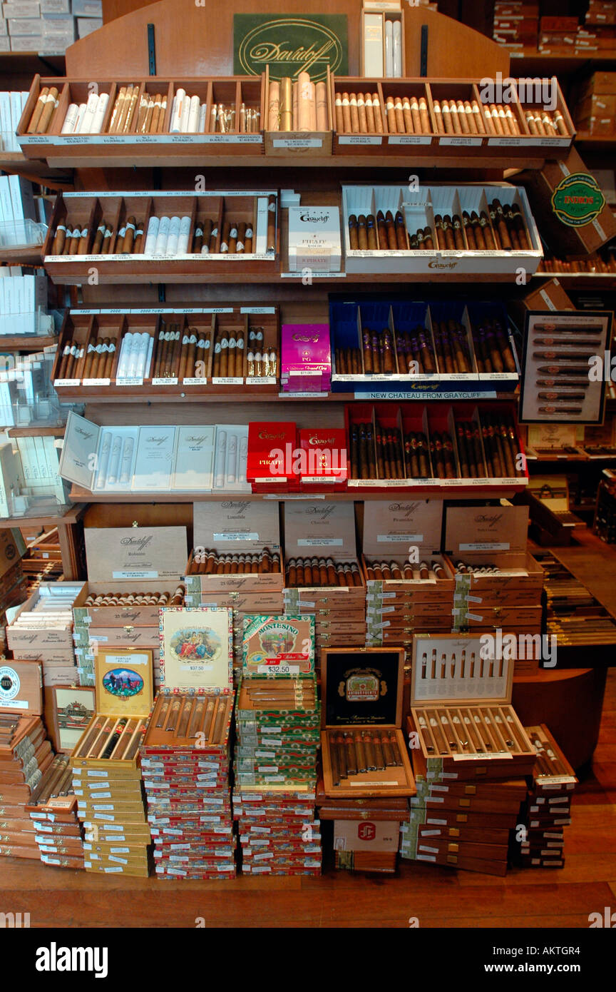 Cigars display hi-res stock photography and images - Alamy