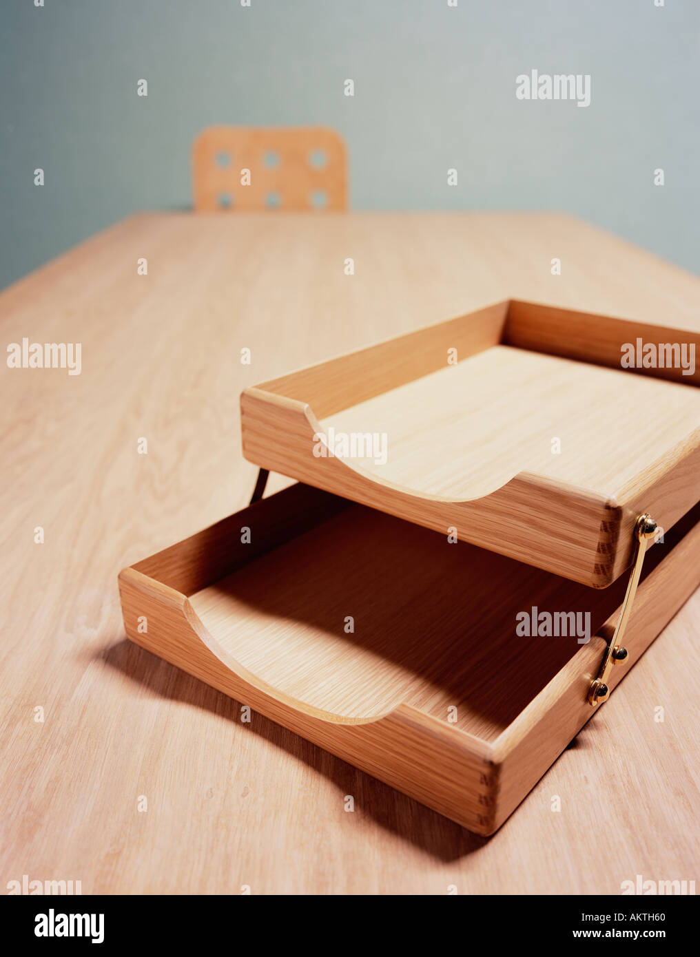 Empty desk hi-res stock photography and images - Alamy