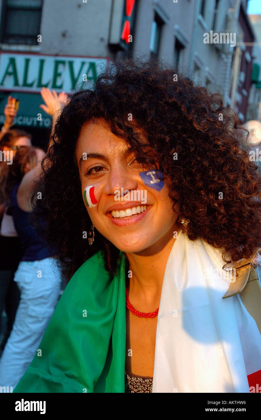 Enthusiastic fans celebrate Italy s victory in the World Club flooding ...