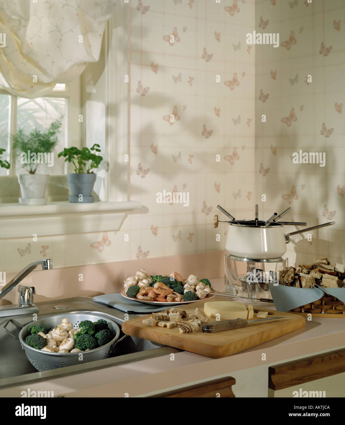 Provision counter hi-res stock photography and images - Alamy