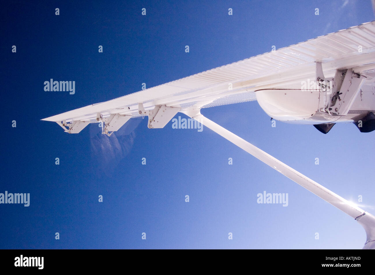 air flow from an aircraft wing Stock Photo - Alamy